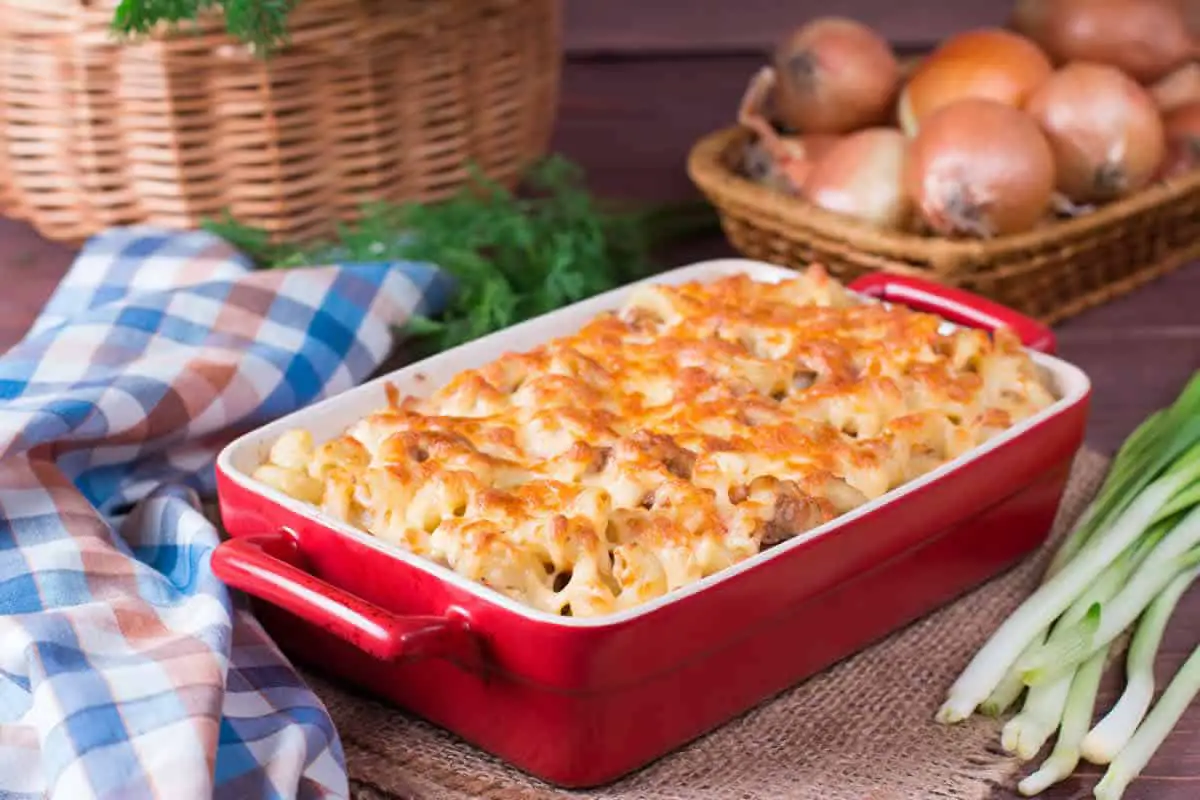 Gratin De Pâtes Au Thon Et Sauce Tomate Une Combinaison Savoureuse Et